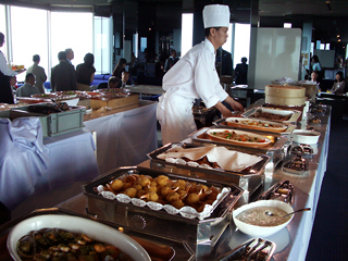 大学の同窓会: ブタマンちゃんと仲間たち